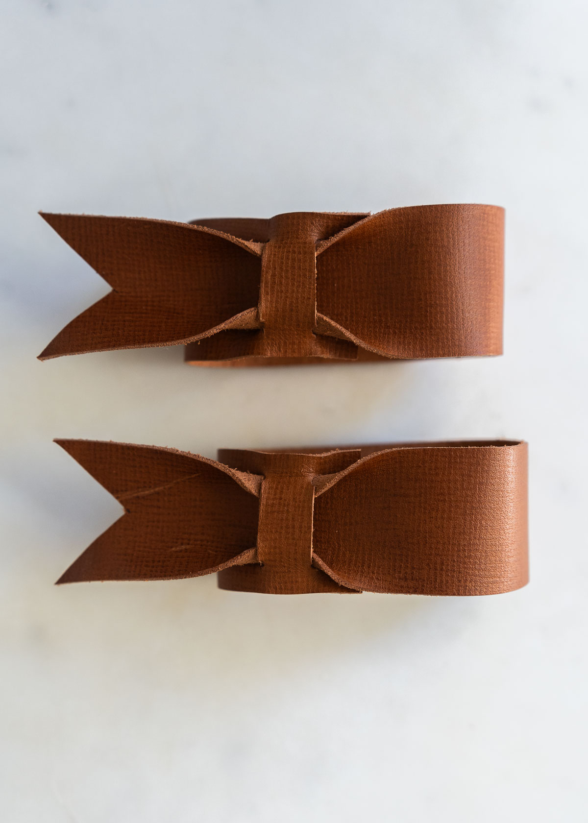 12 Free No-Sew Leather Project Gift Ideas - Make It Yourself Mama
