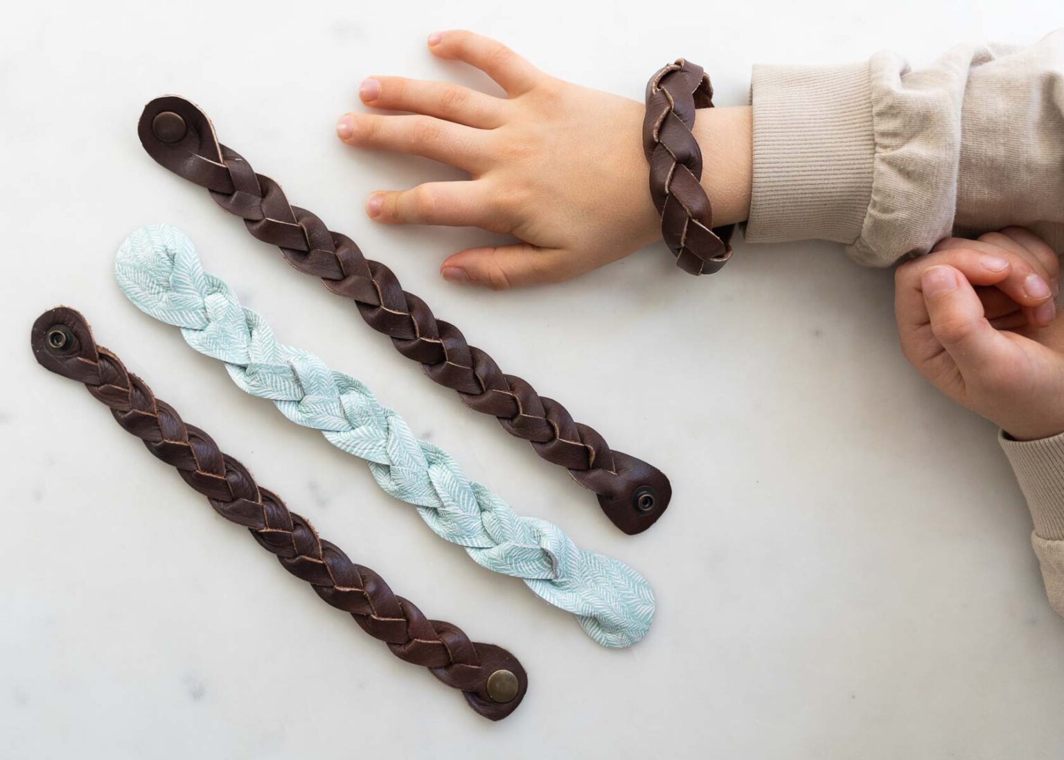12 Free No-Sew Leather Project Gift Ideas - Make It Yourself Mama