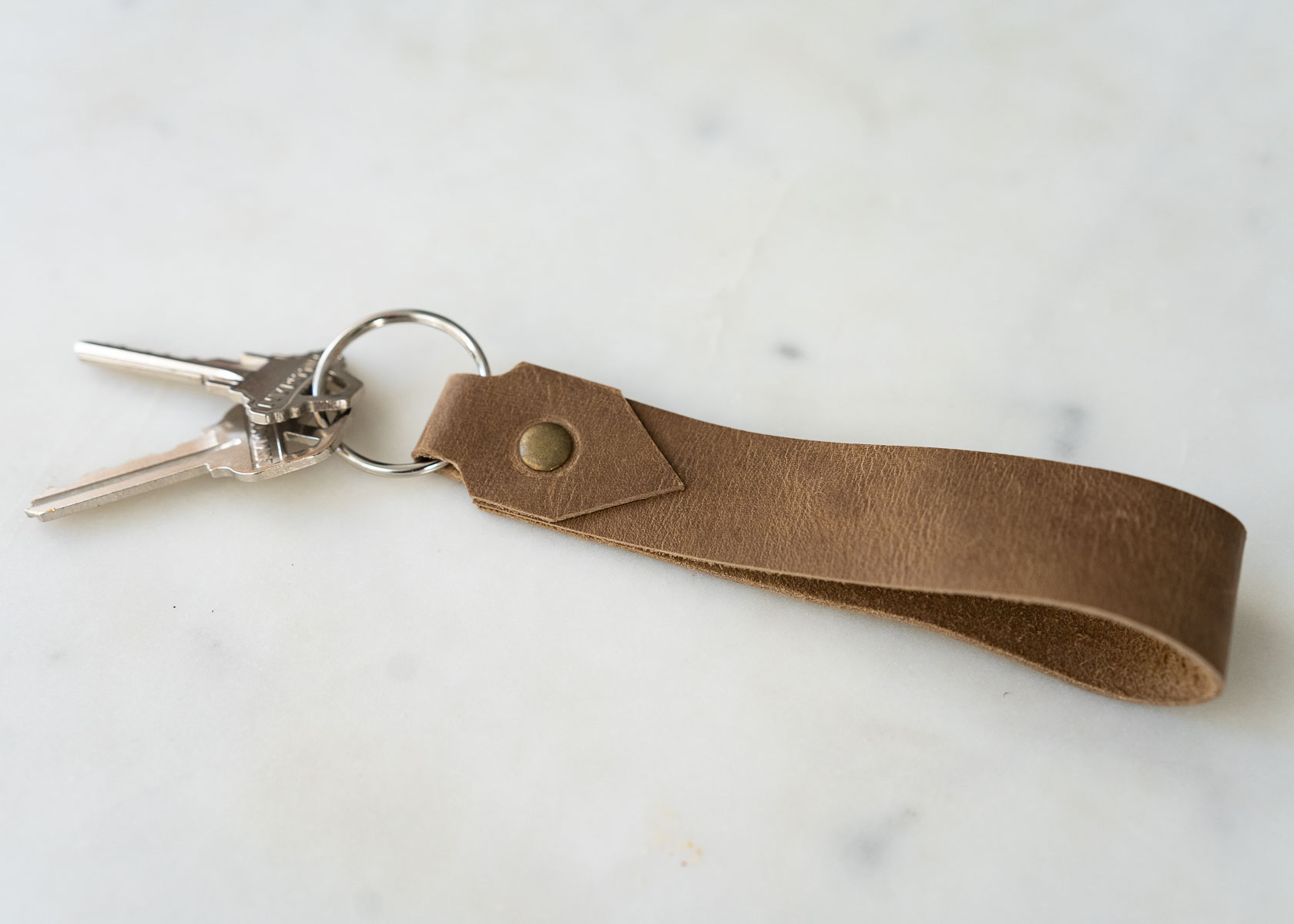 12 Free No-Sew Leather Project Gift Ideas - Make It Yourself Mama